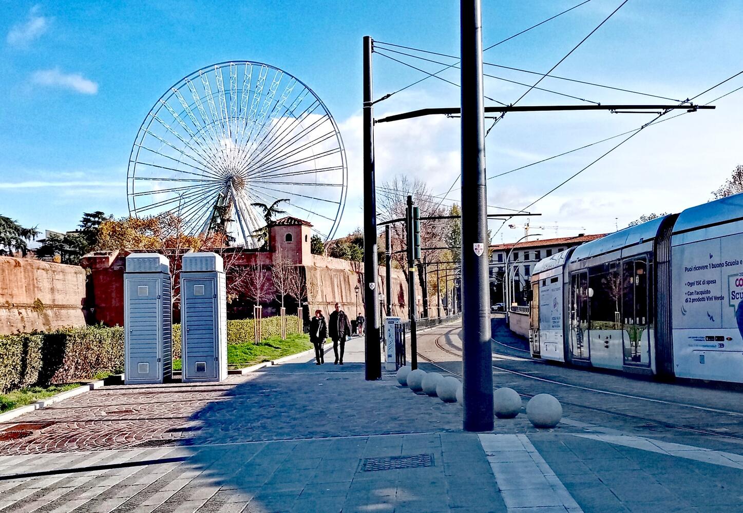 Firenze ecco la ruota panoramica della Fortezza: prende forma • Nove da ...