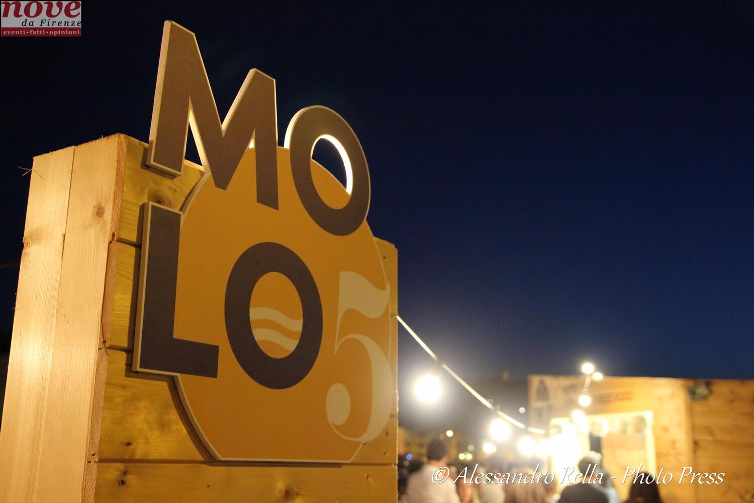 MOLO 5 ... lo street food e live music che mancavano a Firenze • Nove ...