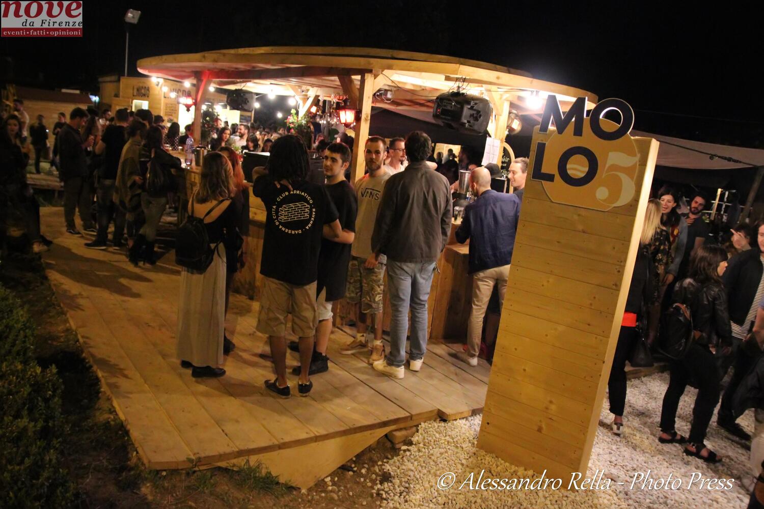 MOLO 5 ... lo street food e live music che mancavano a Firenze • Nove ...