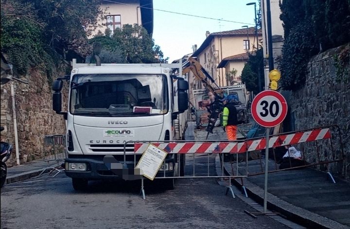 Galluzzo: lavori in via del Podestà, strada chiusa • Nove da Firenze