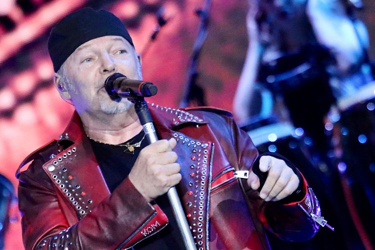 Vasco Rossi alla Visarno Arena il 3 giugno 2022 • Nove da Firenze