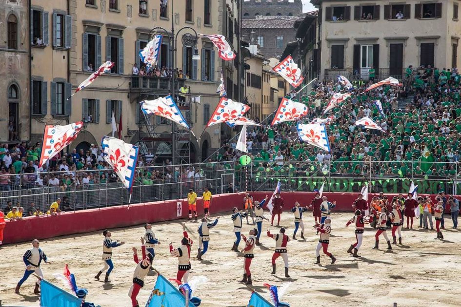 Il Calcio storico com’è, com’era e come potrebbe essere • Nove da Firenze