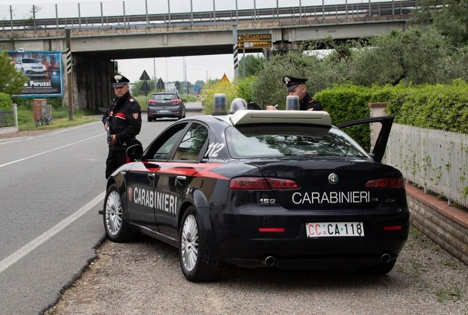 A Firenze la sperimentazione della pistola taser da parte dei ...
