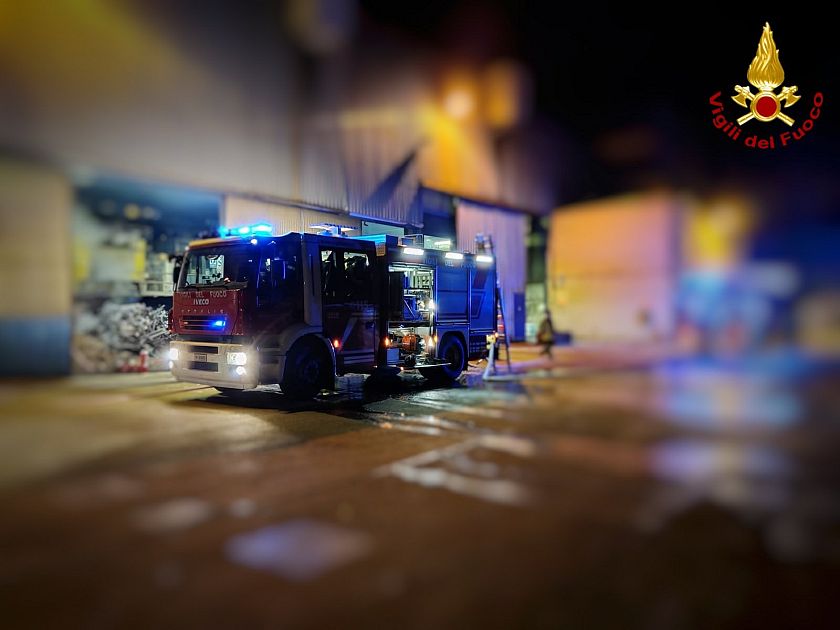 Incendio Delca Energy di Vicopisano, monitoraggio costante • Nove da ...