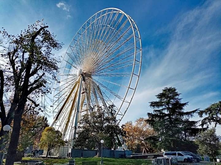 Firenze ecco la ruota panoramica della Fortezza: prende forma • Nove da ...
