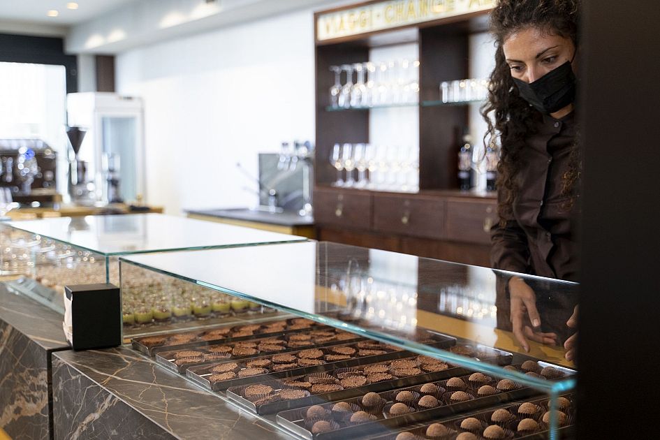 Cortese Café 900, nuova pasticceria crudista a Firenze • Nove da Firenze