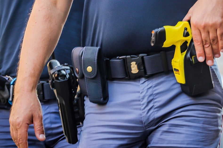 Sicurezza, sul taser il Movimento 5 Stelle sta con il centrodestra ...
