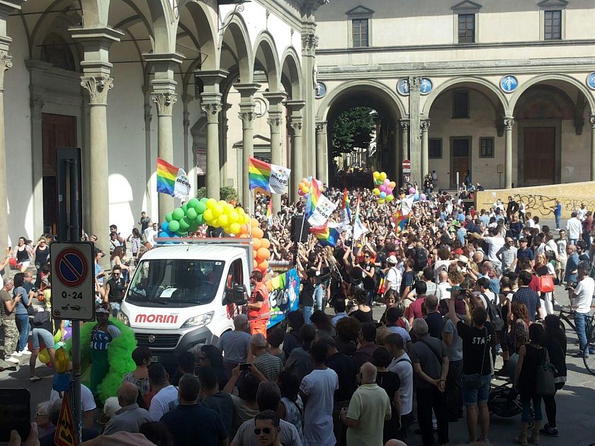 Toscana Gay Pride: grande festa per il primo corteo a Firenze • Nove da ...