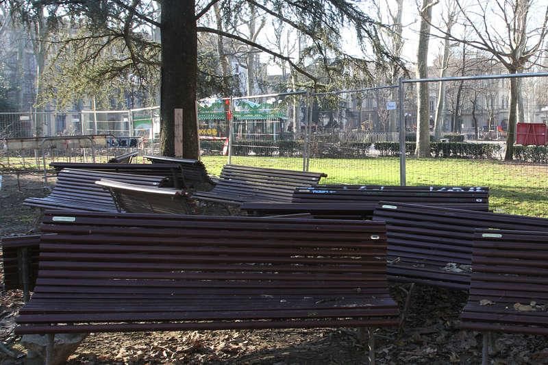Piazza D'Azeglio: nuove panchine e interventi di riqualificazione ...
