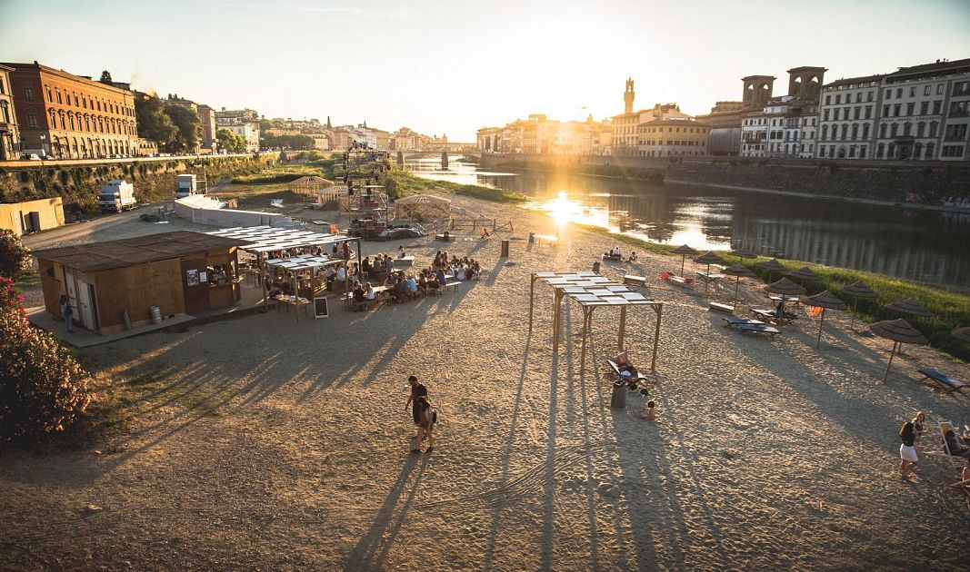 Il Calcio Storico sulla Spiaggia sull’Arno • Nove da Firenze