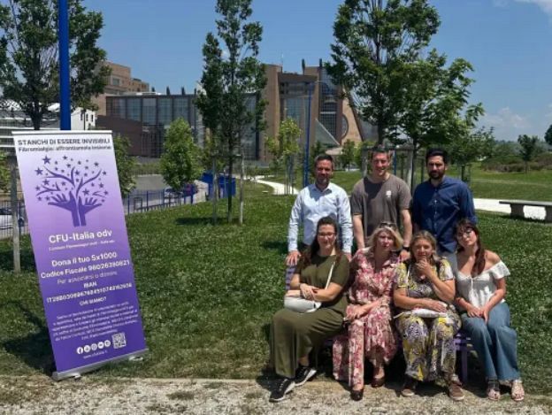 Fibromialgia, inaugurata al Parco San Donato la Panchina Viola • Nove ...