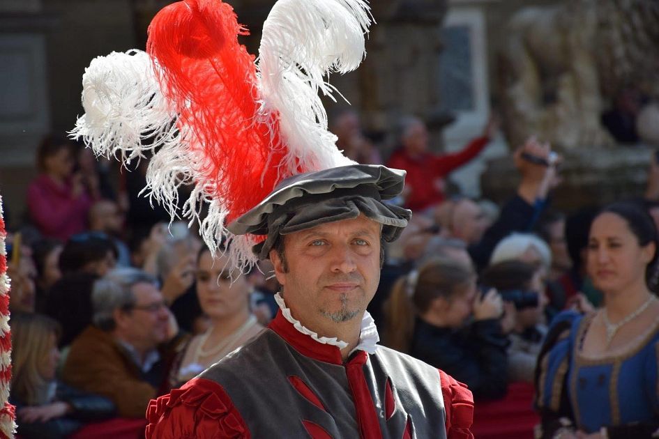 Cambio della Guardia a Firenze: intervista a Filippo Giovannelli • Nove ...