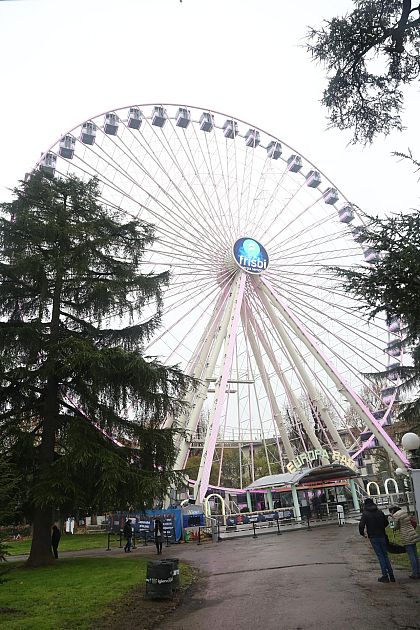 La ruota panoramica ha iniziato a girare • Nove da Firenze