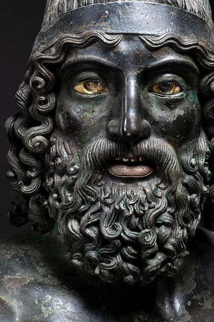 Bronzi di Riace: gli eroi venuti dal mare • Nove da Firenze