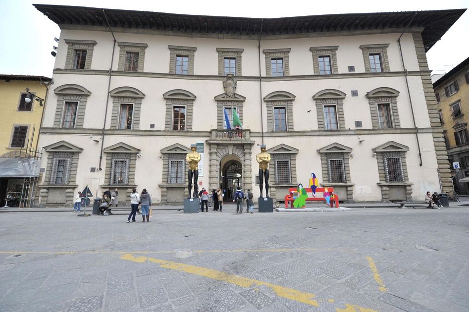 Piazza Duomo: polemica sui corazzieri al canto dei Bischeri • Nove da ...