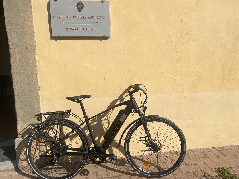 Ponte a Mensola: recuperata bicicletta elettrica in un terreno incolto • Nove da Firenze