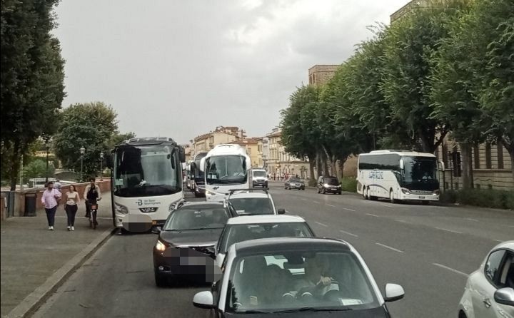 Bus turistici a Firenze, il Movimento 5 Stelle chiede più controlli ...